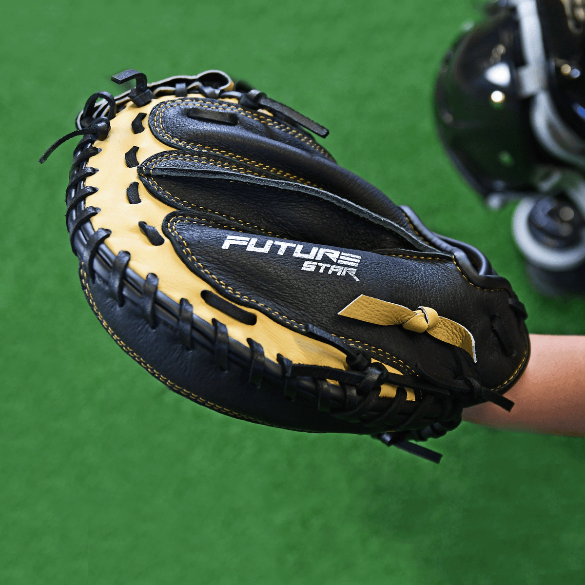 FUTURE STAR™ Catching Mitt – All-Star Sports